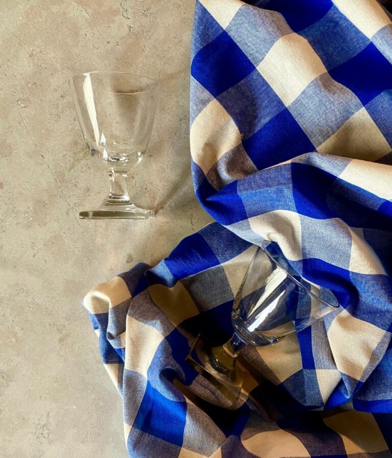 Blå-rutig duk i ekologisk bomull