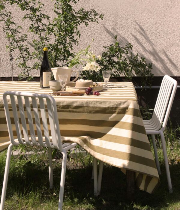 Randig duk i gult och olivgrönt